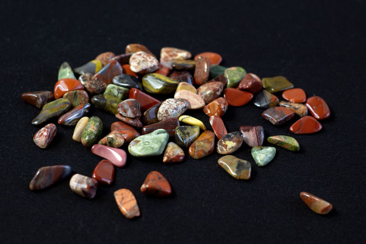 What Is A Tumblestone Crystal: A Guide | Dylan's Den